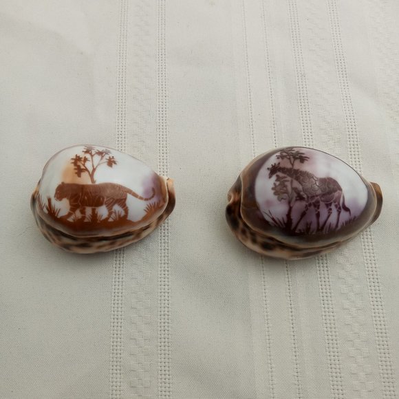 Accents | Hand Carved Tiger Cowrie Shell Set Of 2 Giraffe Tiger Scenes ...